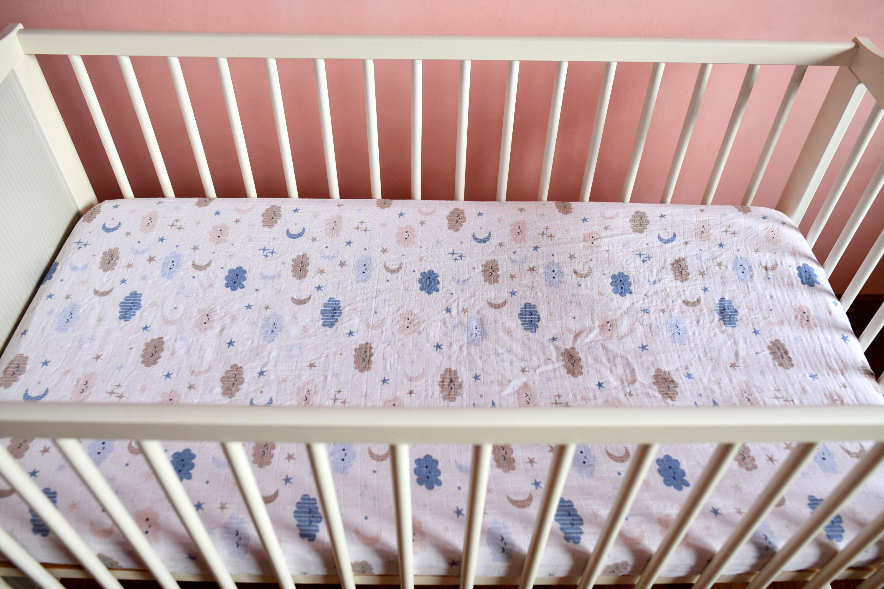 Easy DIY crib sheets with French seams for beginners - Crafts on display