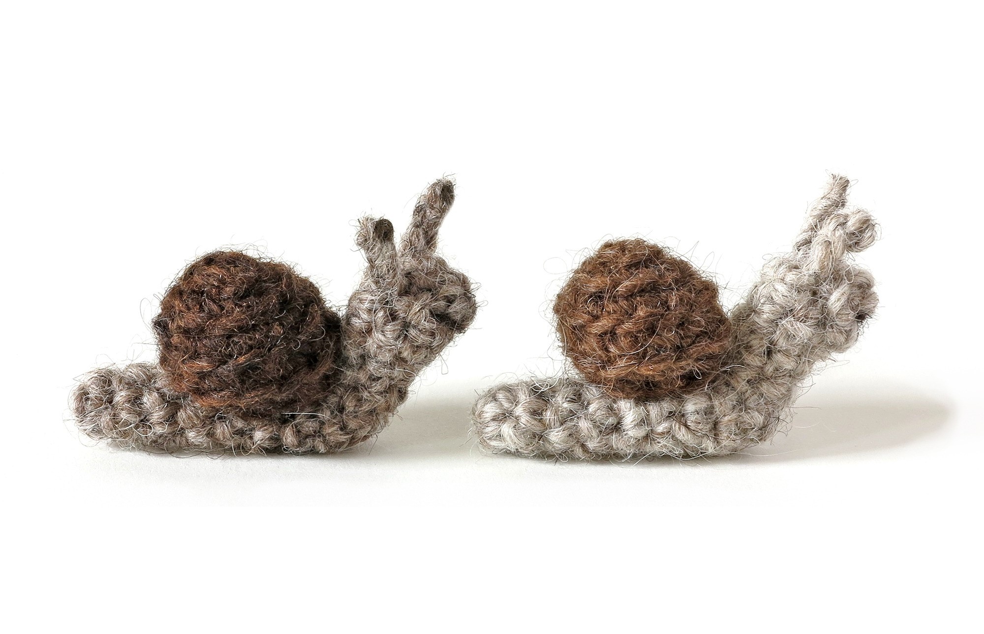 Crochet a sweet little snail - free amigurumi pattern - Crafts on display