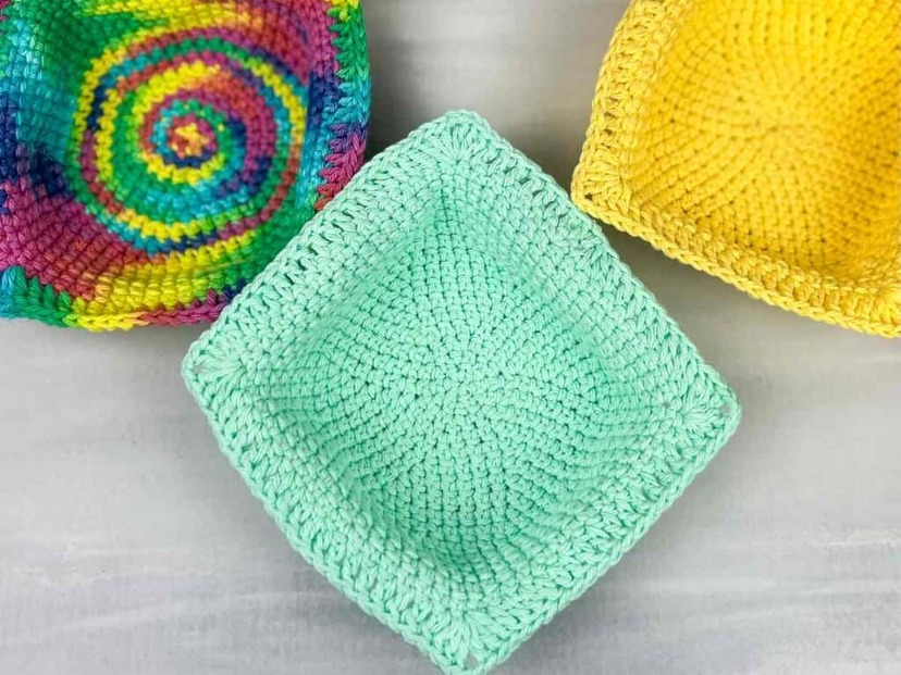 Easy crochet bowl cozy (free pattern) - Crafts on display