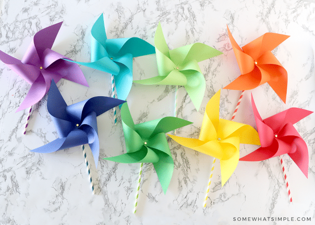 Paper pinwheels DIY tutorial - Crafts on display