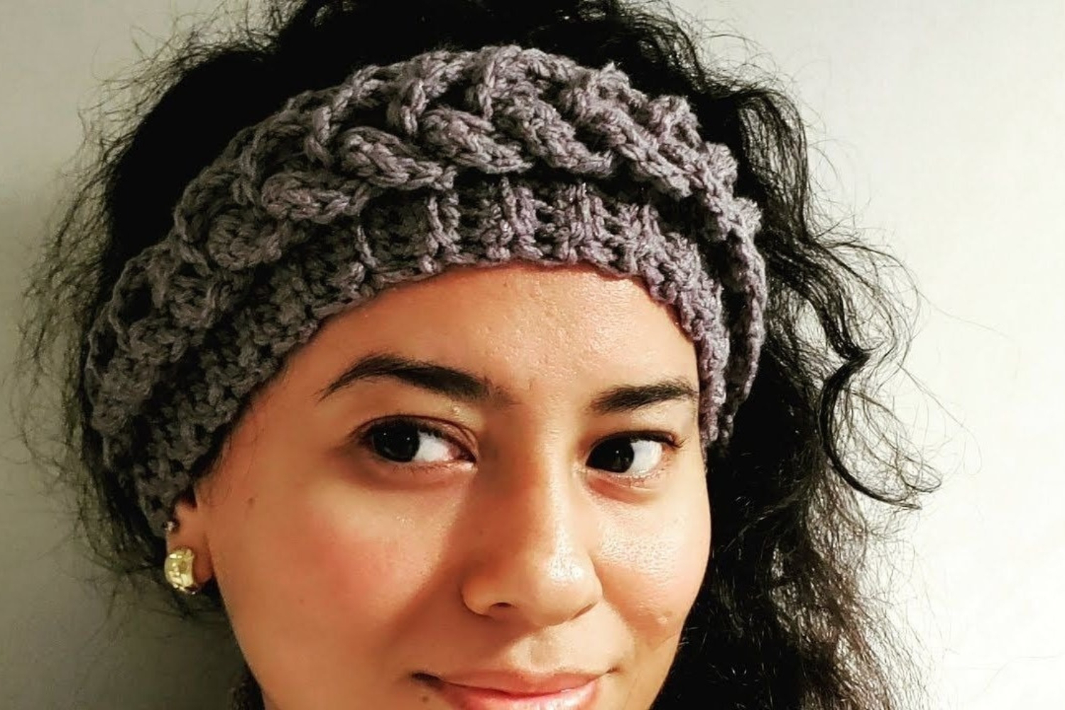 How to crochet a beautiful braided headband with button closure ...