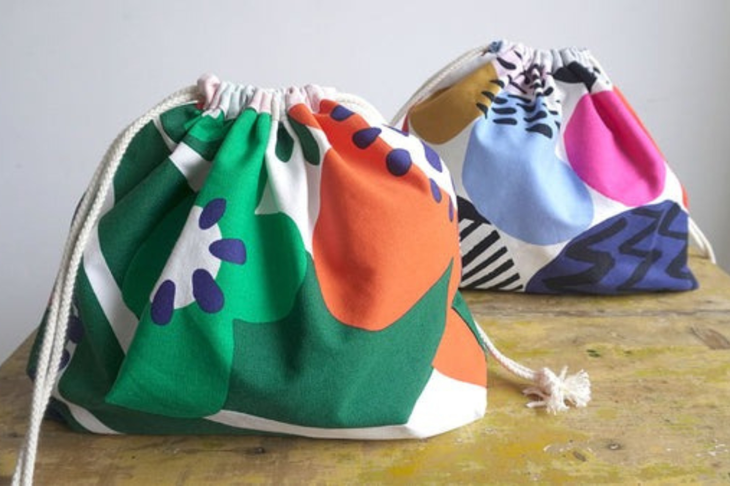 Simple drawstring bag with French seams - easy sewing guide - Crafts on ...