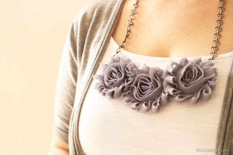 Easy rosette bib necklace tutorial - Crafts on display