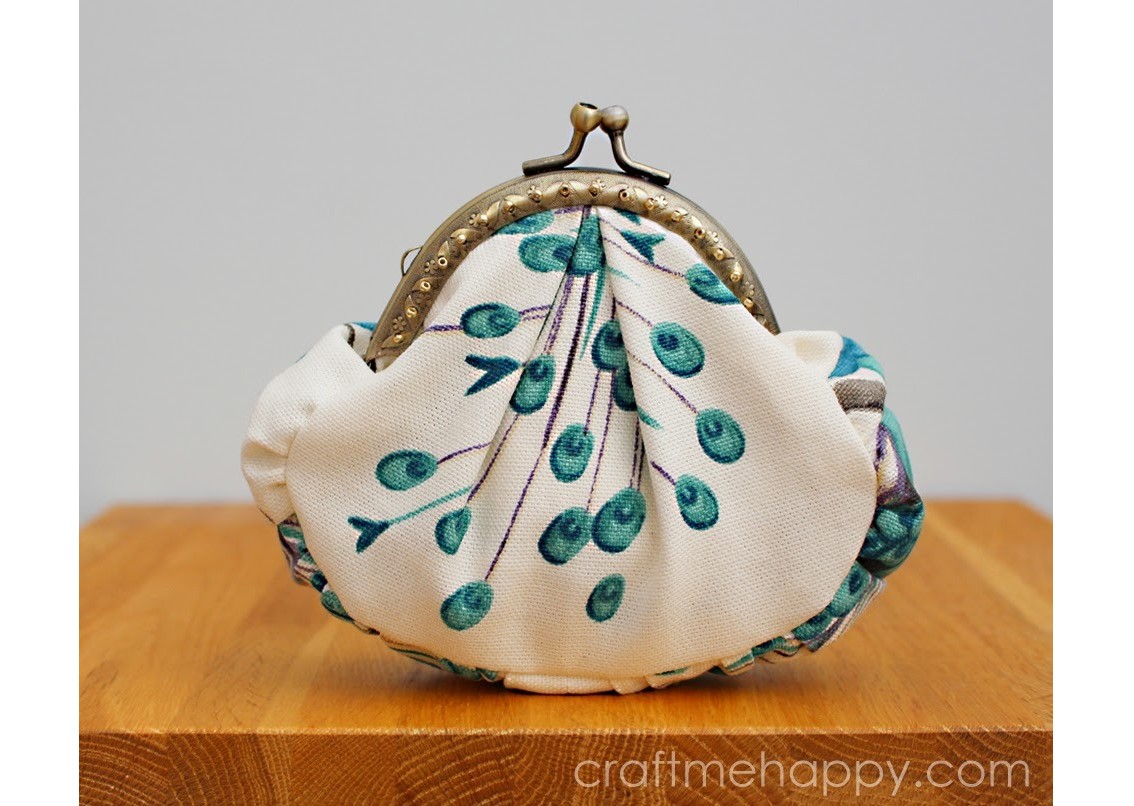 Easy frame purse tutorial - Crafts on display