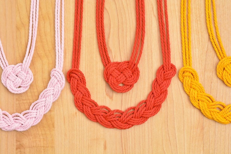 DIY macrame necklace tutorial - boho-chic in 15 minutes - Crafts on display