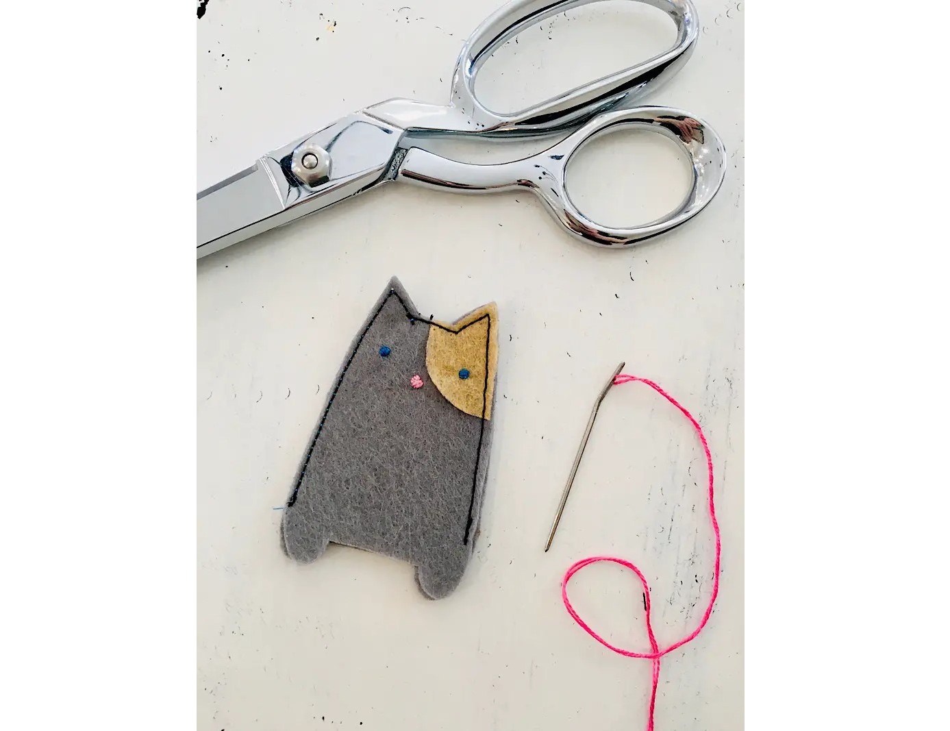 Felt cat finger puppet sewing pattern - Crafts on display