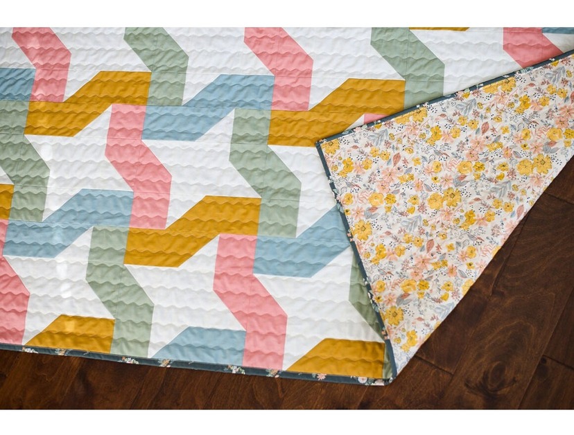 DIY Solar Swirl quilt: free pattern for a modern friendship star design ...