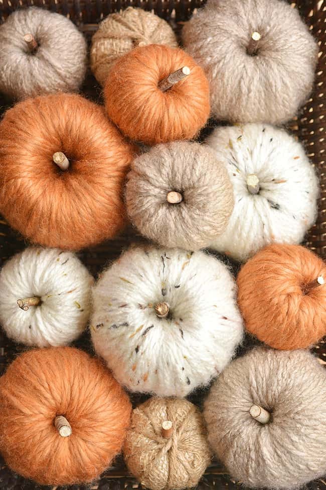 Quick and budget-friendly chunky yarn pumpkin tutorial - Crafts on display