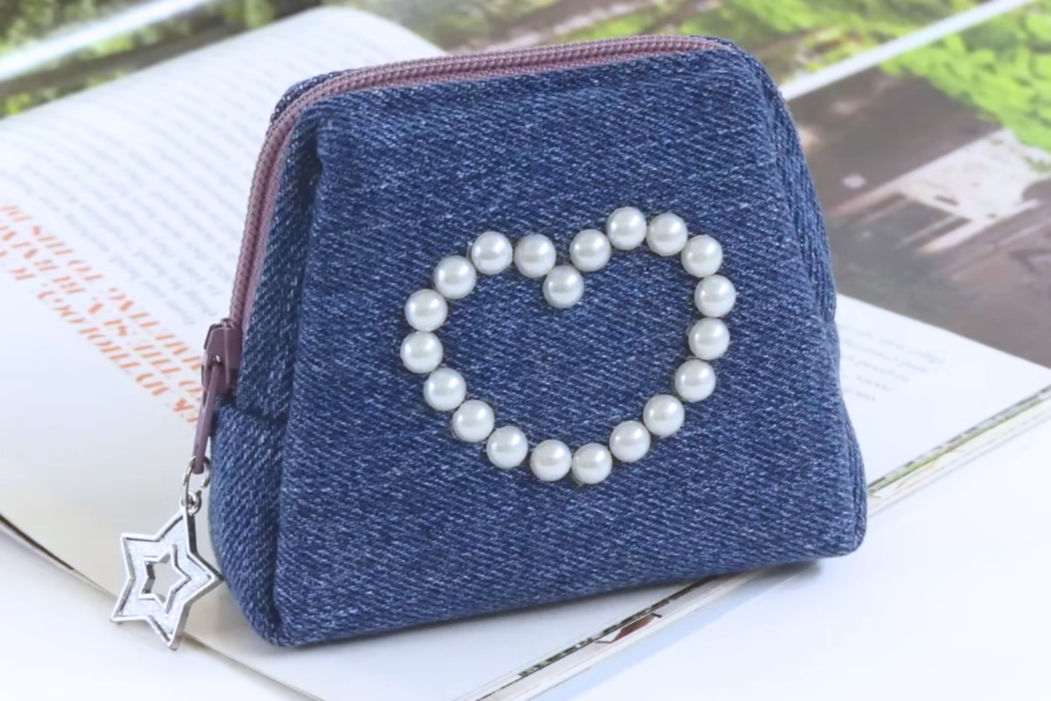 How to make a zippered denim coin purse from old jeans - Crafts on display