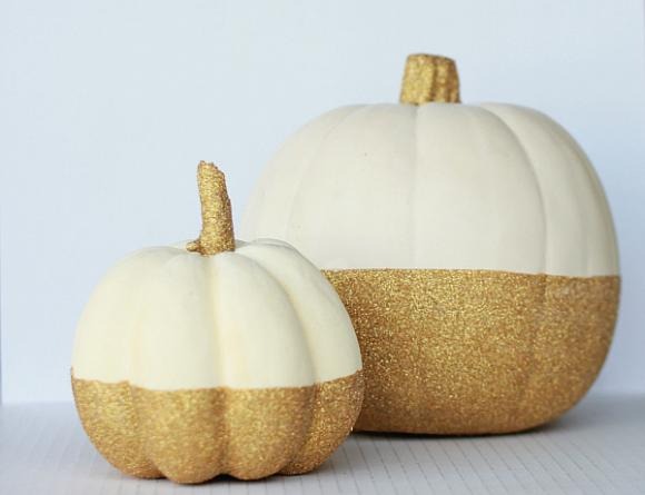 DIY glitter pumpkins for sparkling fall decor - Crafts on display