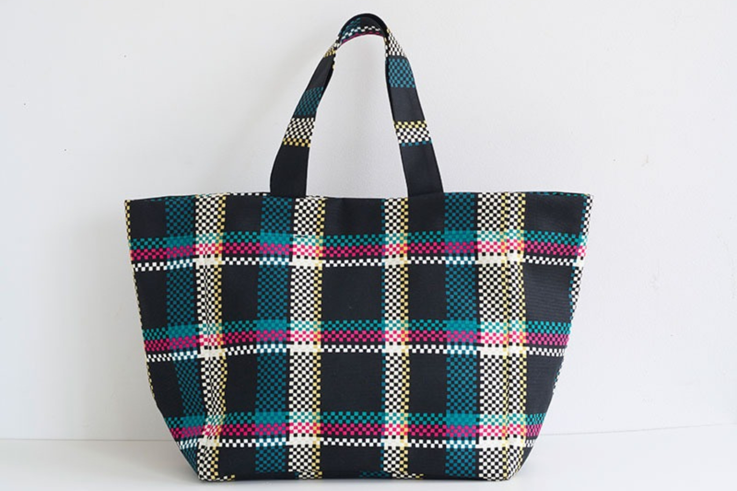 How to sew a wide gusset tote bag - Crafts on display