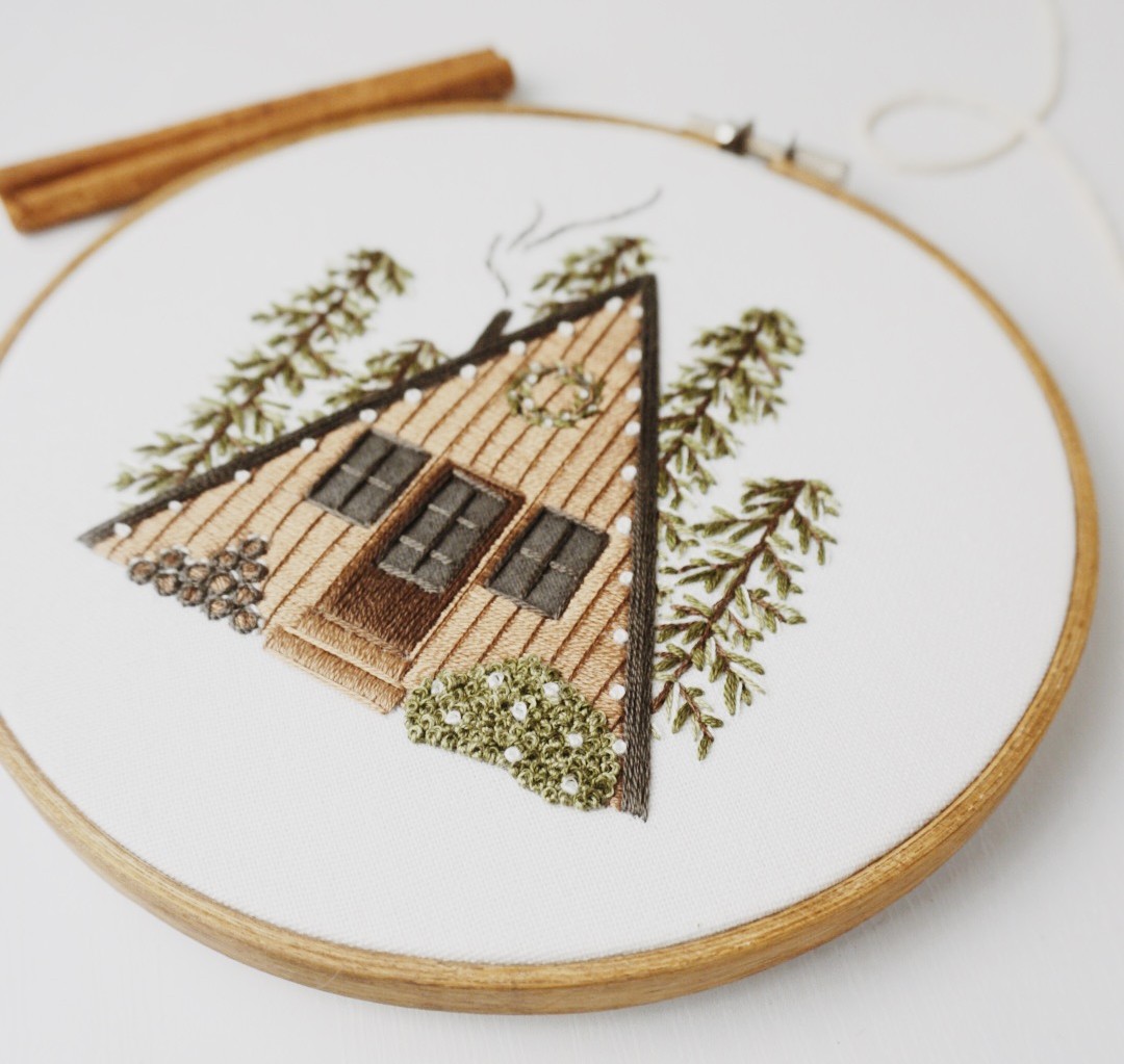 Free winter cabin embroidery pattern - Crafts on display