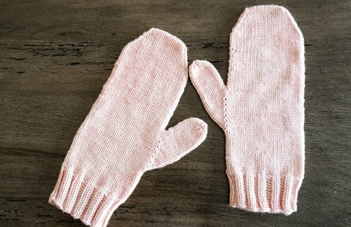 How to knit simple mittens - Crafts on display