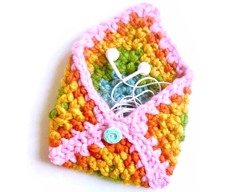Free crochet pouch pattern - Crafts on display