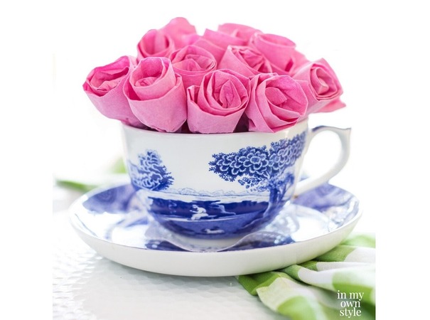 How to make roses from paper napkins - Crafts on display