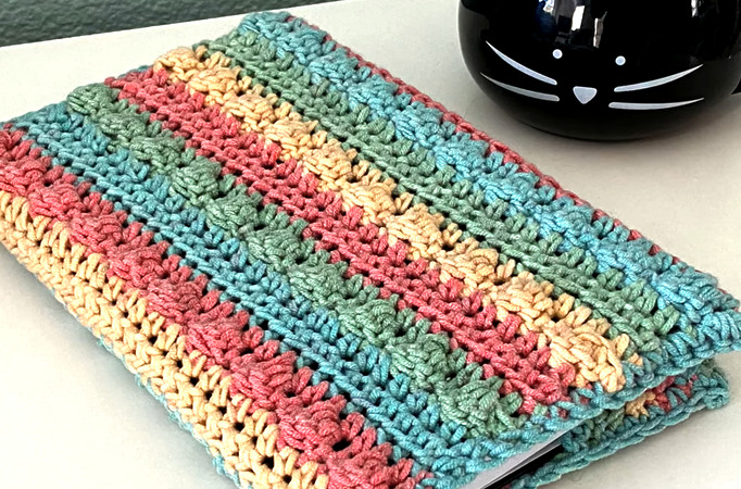 Crochet book cover pattern - Crafts on display