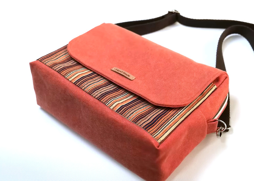 Zipper crossbody bag with flap tutorial - Crafts on display