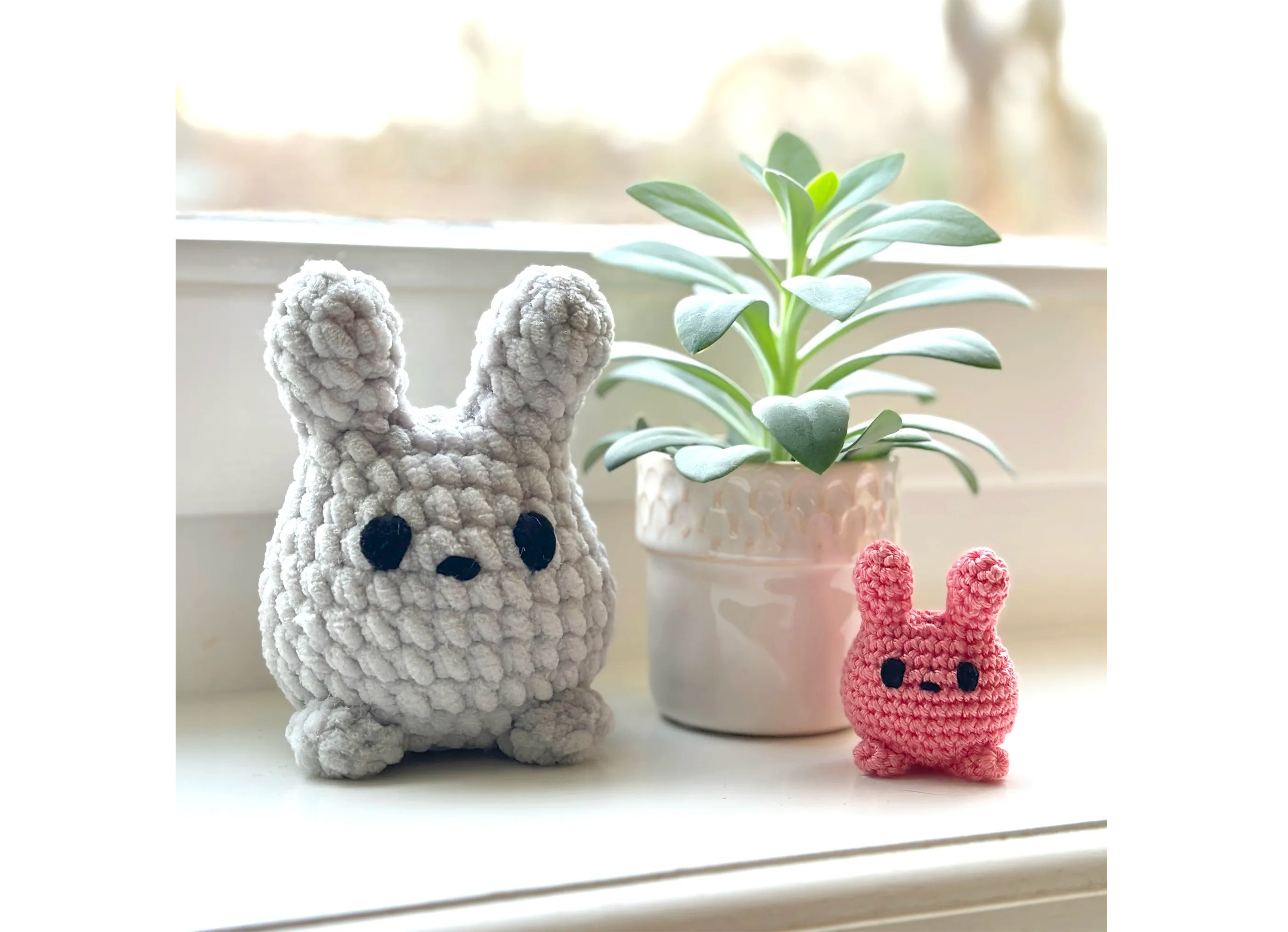 Adorable amigurumi bunny keychain - quick and fun to make - Crafts on ...