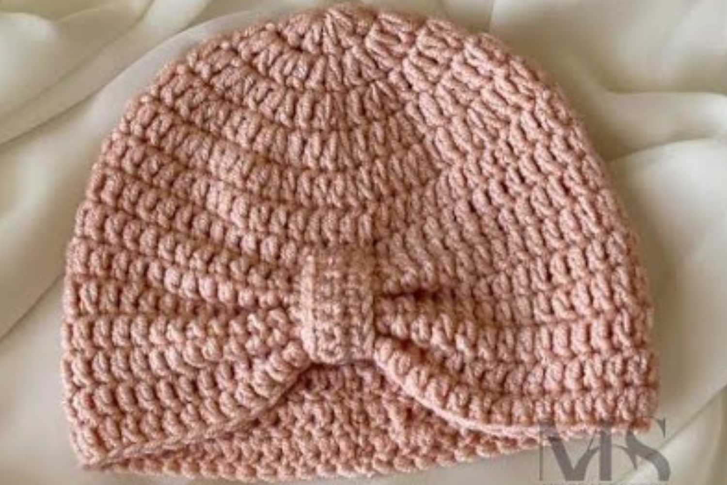 Easy and fun crochet baby turban for sizes 0-6 months - Crafts on display