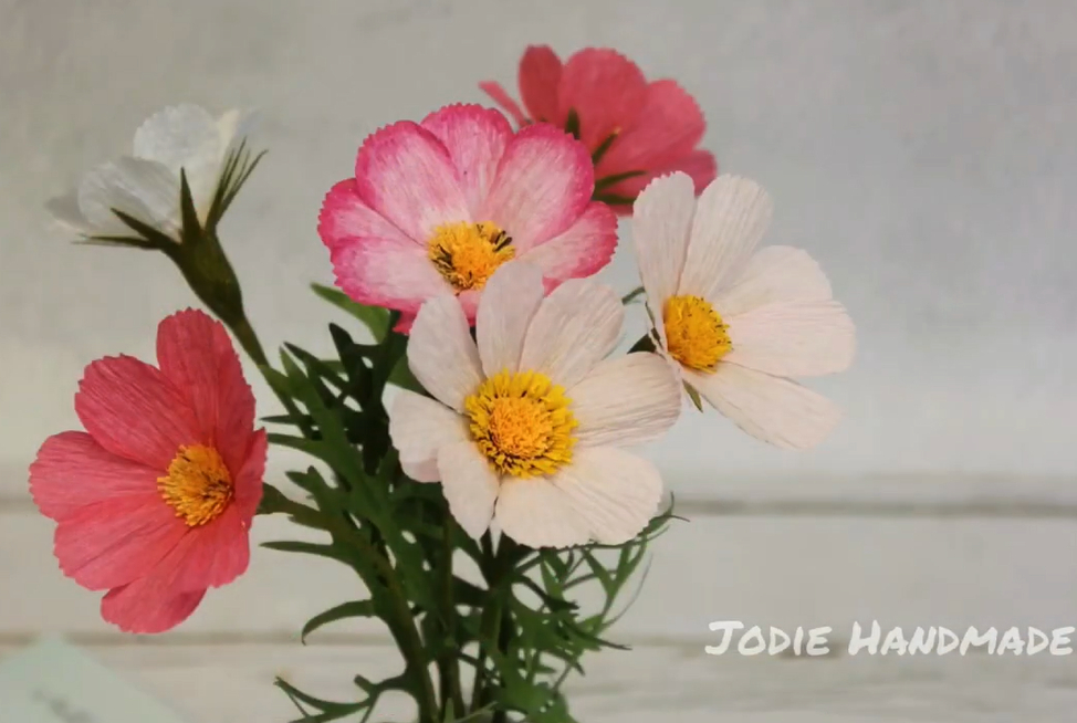 DIY crepe paper cosmos flowers - realistic summer decor - Crafts on display
