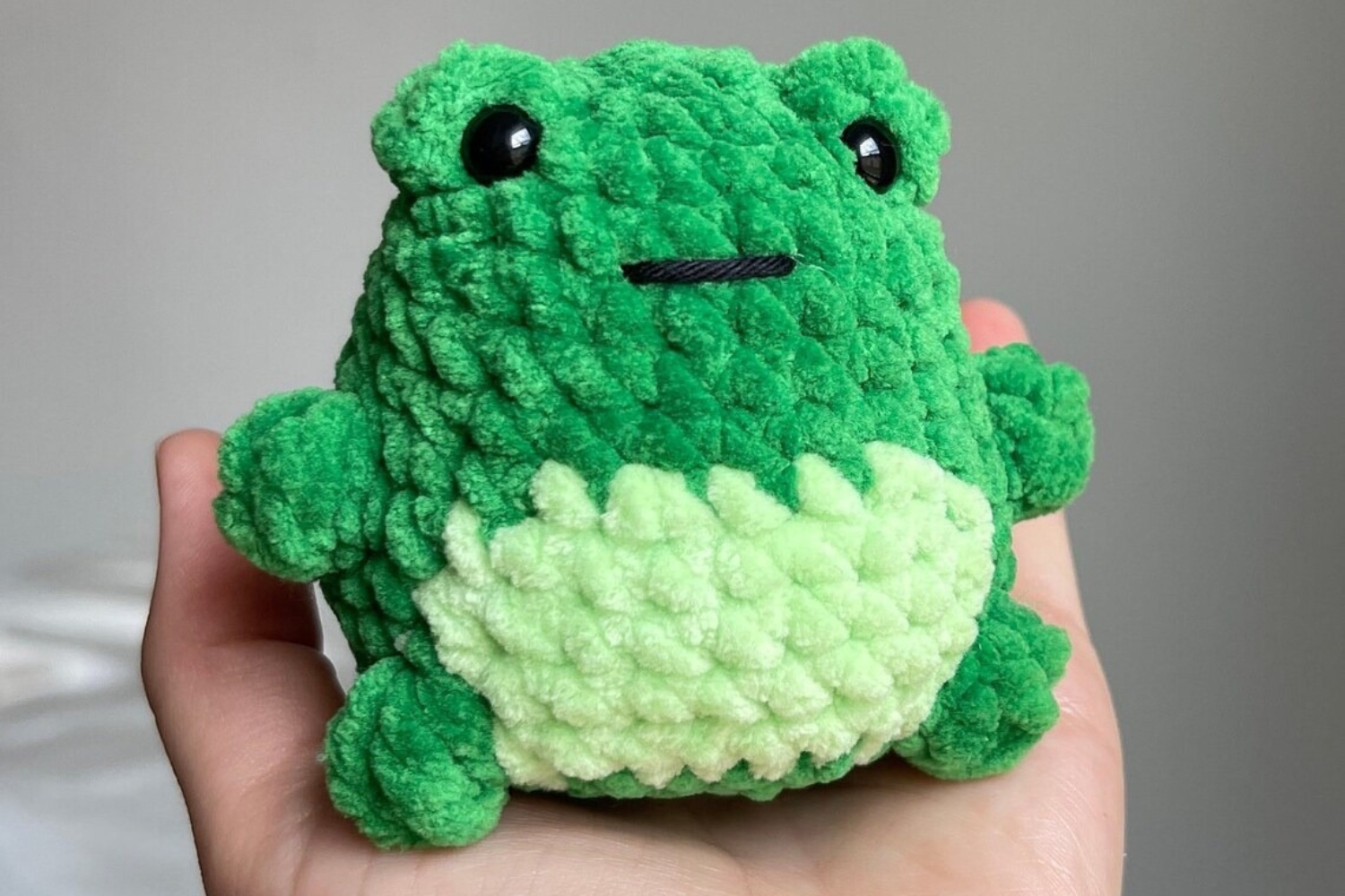 Easy no-sew crochet frog tutorial - Crafts on display