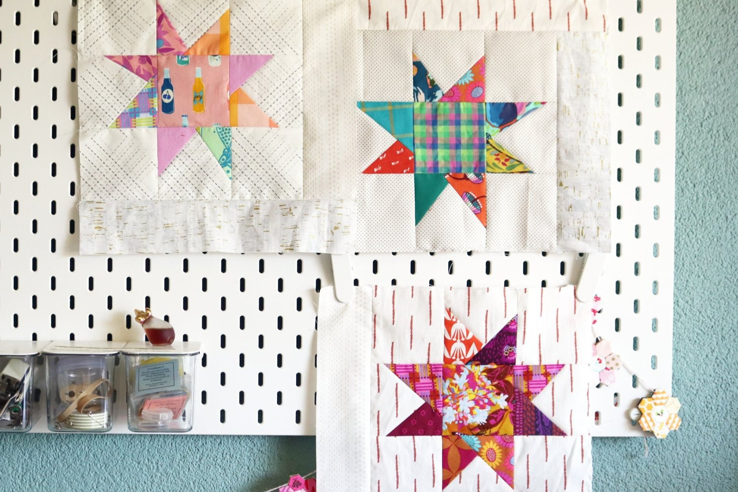 Easy wonky star quilt block tutorial for beginners - Crafts on display