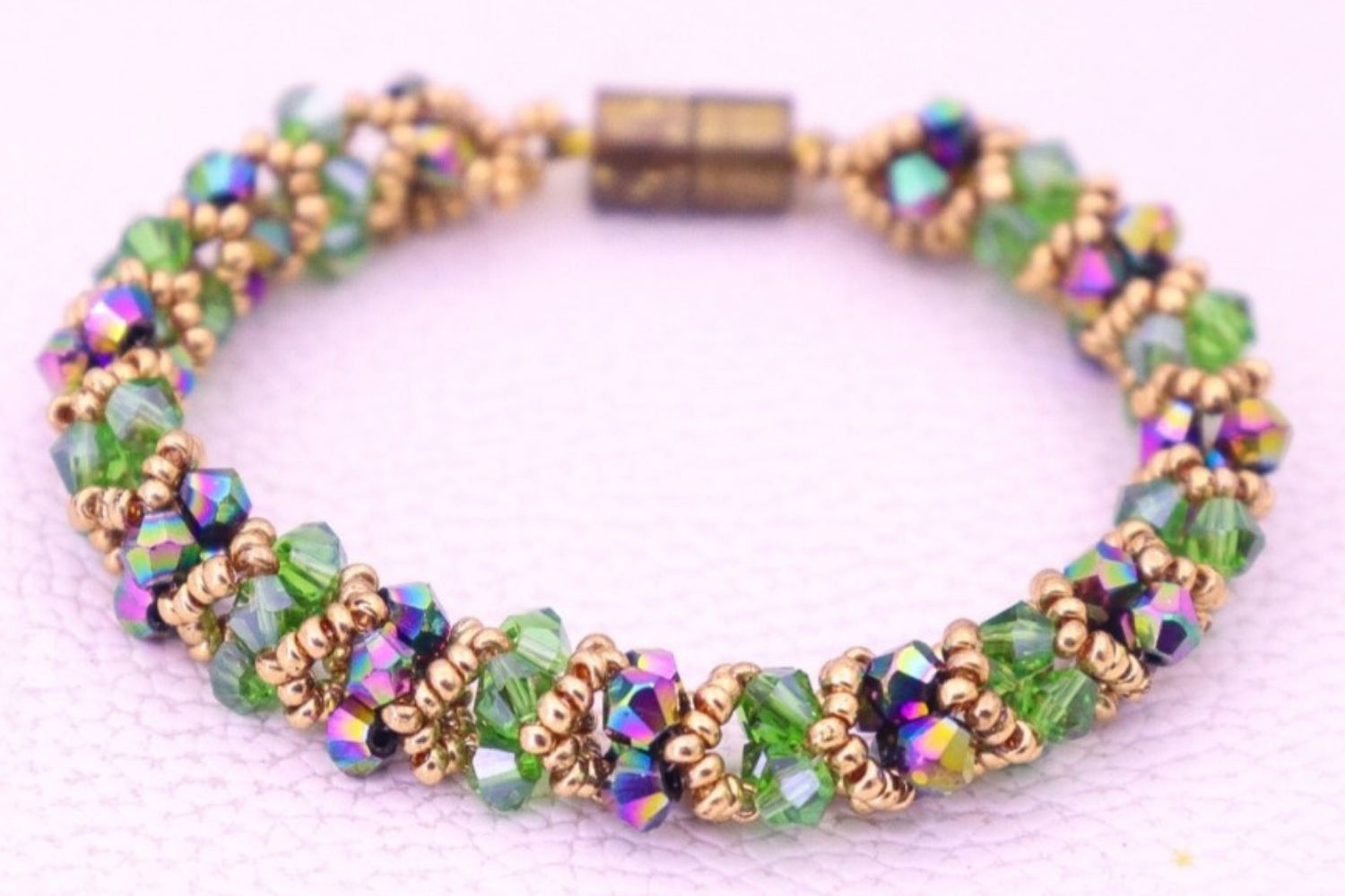 Jewelry Making Ideas And Tutorials For All Skill Levels - Crafts on display