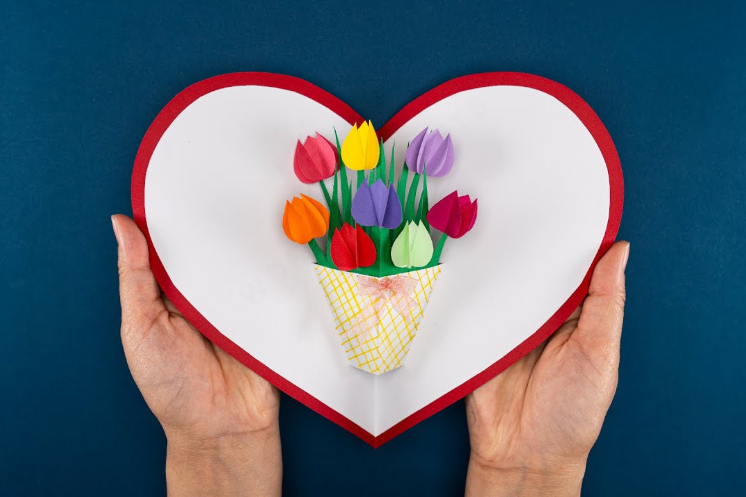 How to make a tulip heart pop-up card for any occasion - Crafts on display