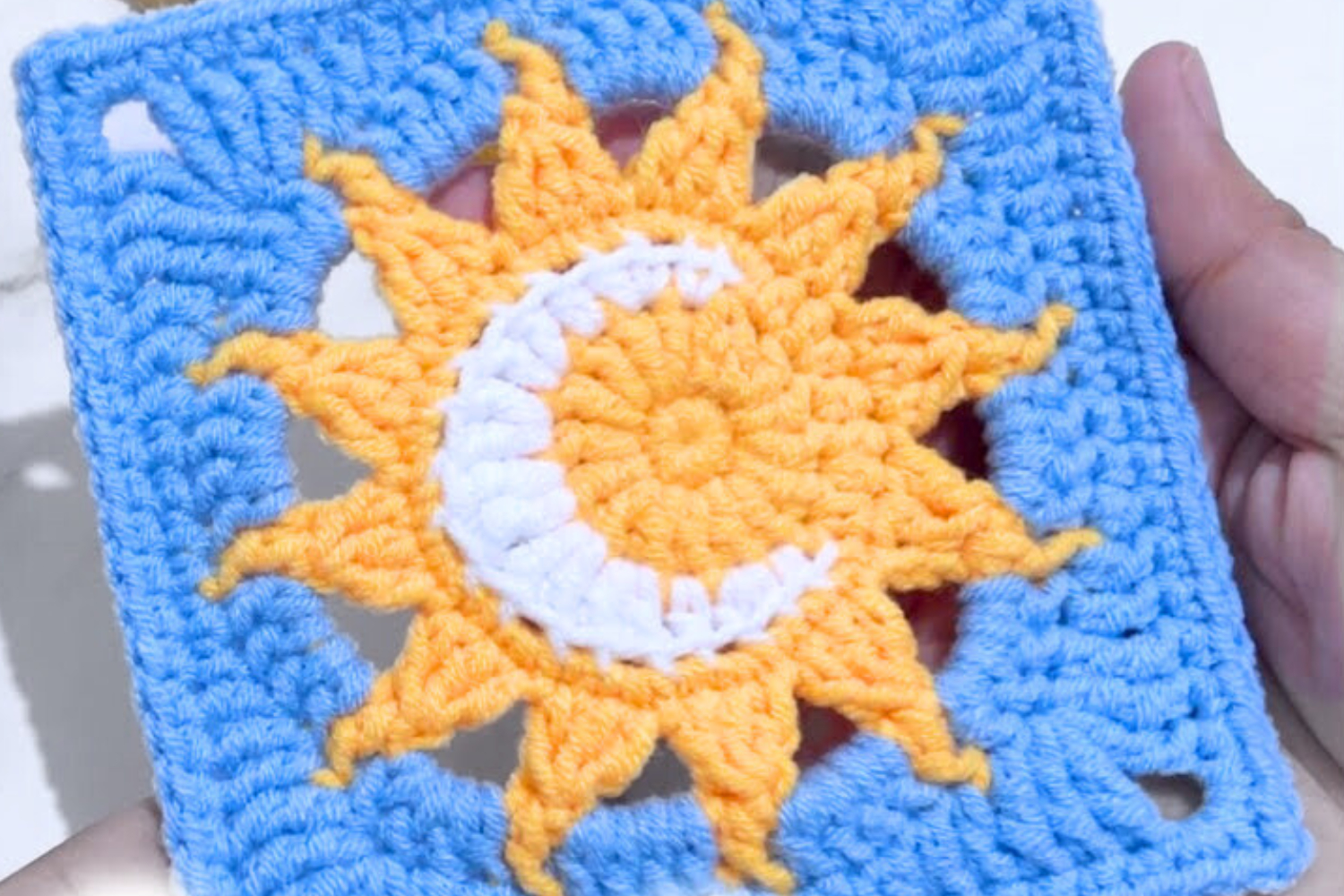 Crochet sun and moon granny square pattern - Crafts on display