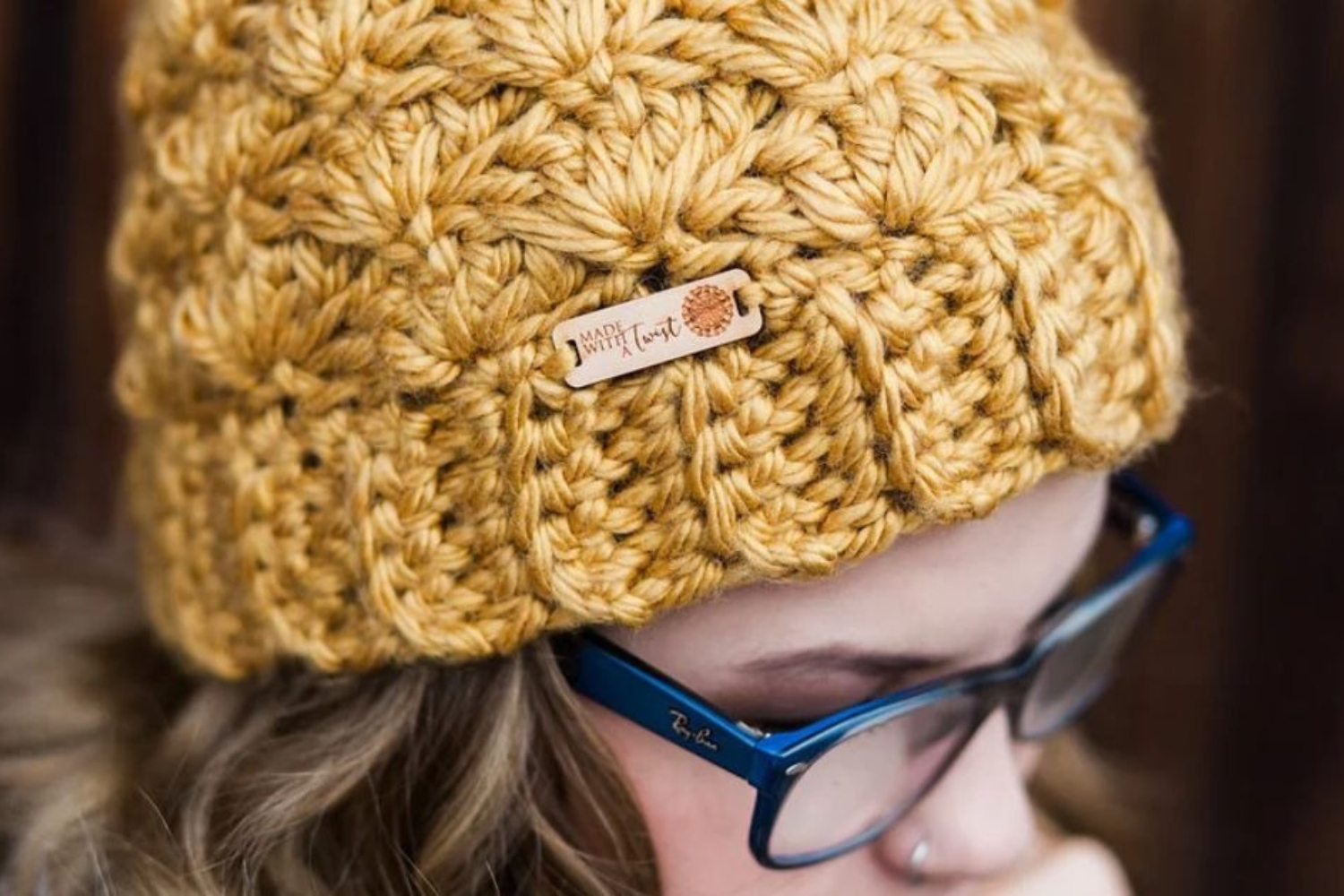 How to crochet a textured beanie with chunky yarn & shell stitch ...