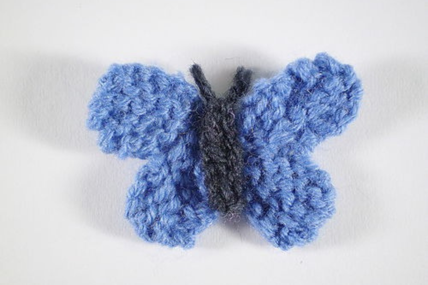 How to make tiny garter stitch butterflies for spring crafts - Crafts ...