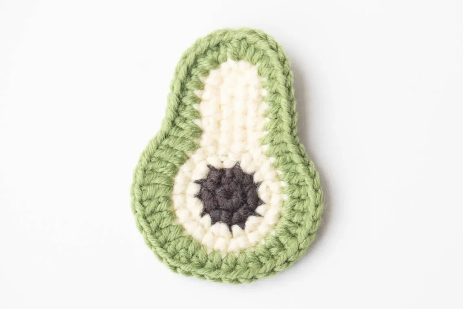 Beginner crochet avocado: quick DIY tutorial - Crafts on display