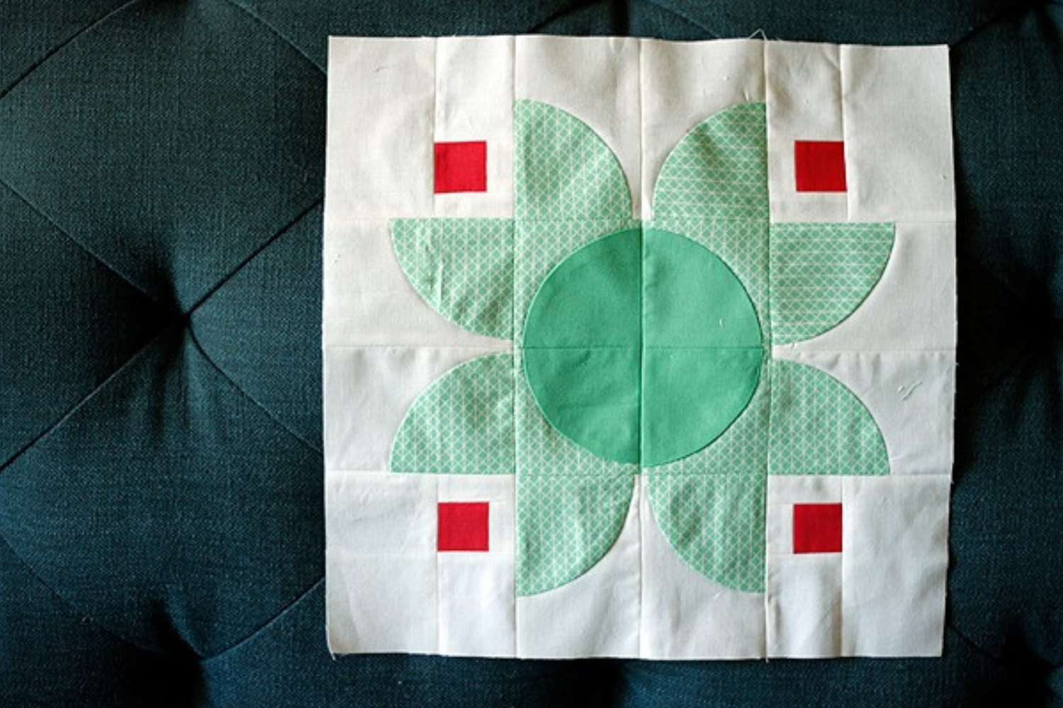 How to sew a lotus quilt block with curves - free template - Crafts on ...