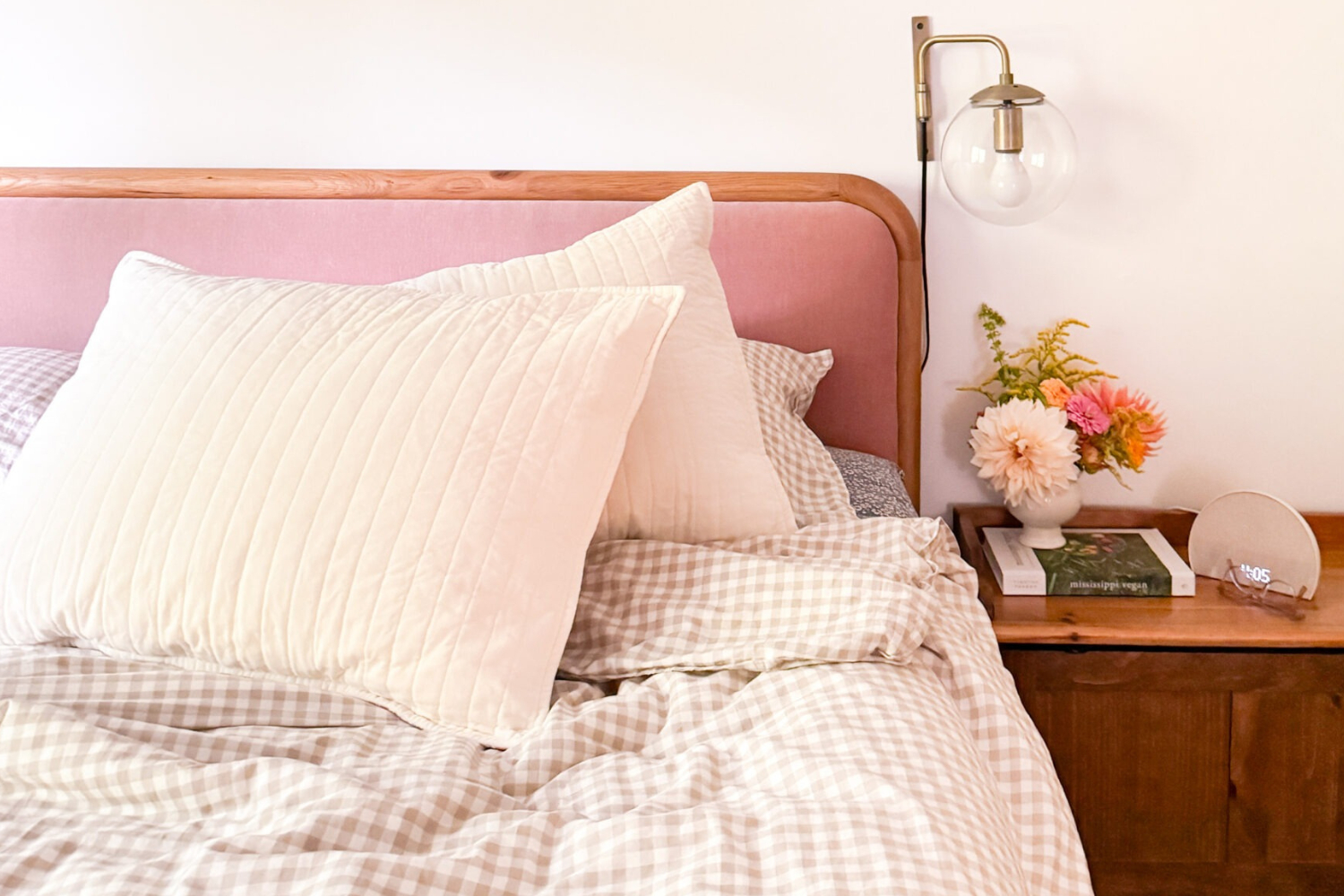 Quilted pillow sham tutorial for a bedroom glow-up - Crafts on display