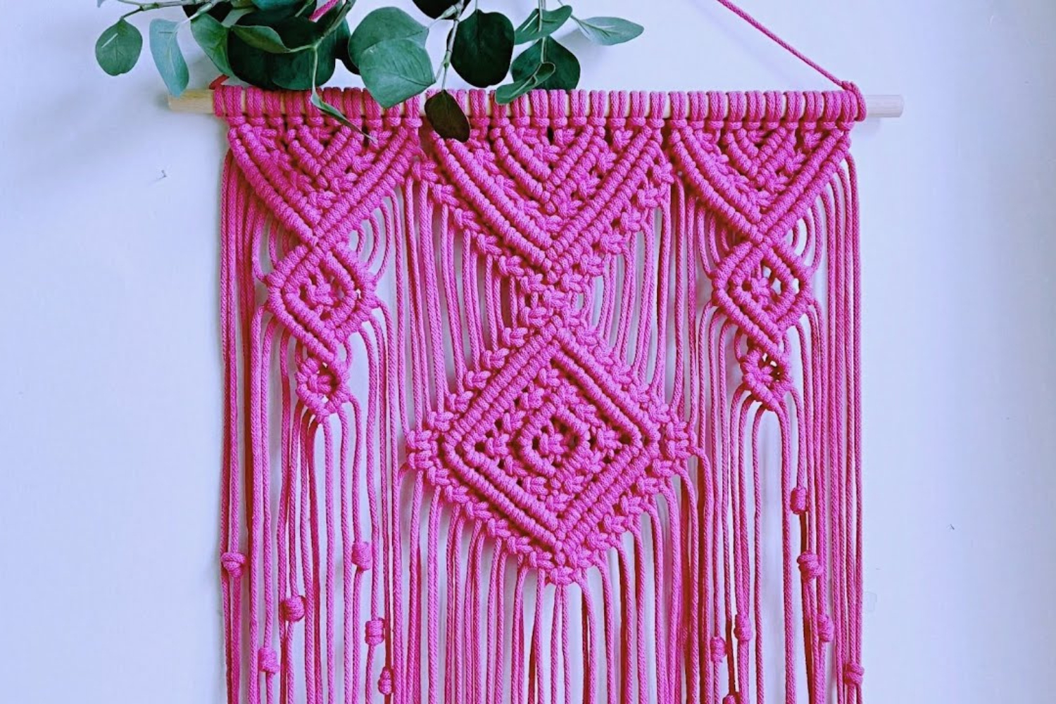 Macrame wall hanging - geometric pattern for boho decor - Crafts on display
