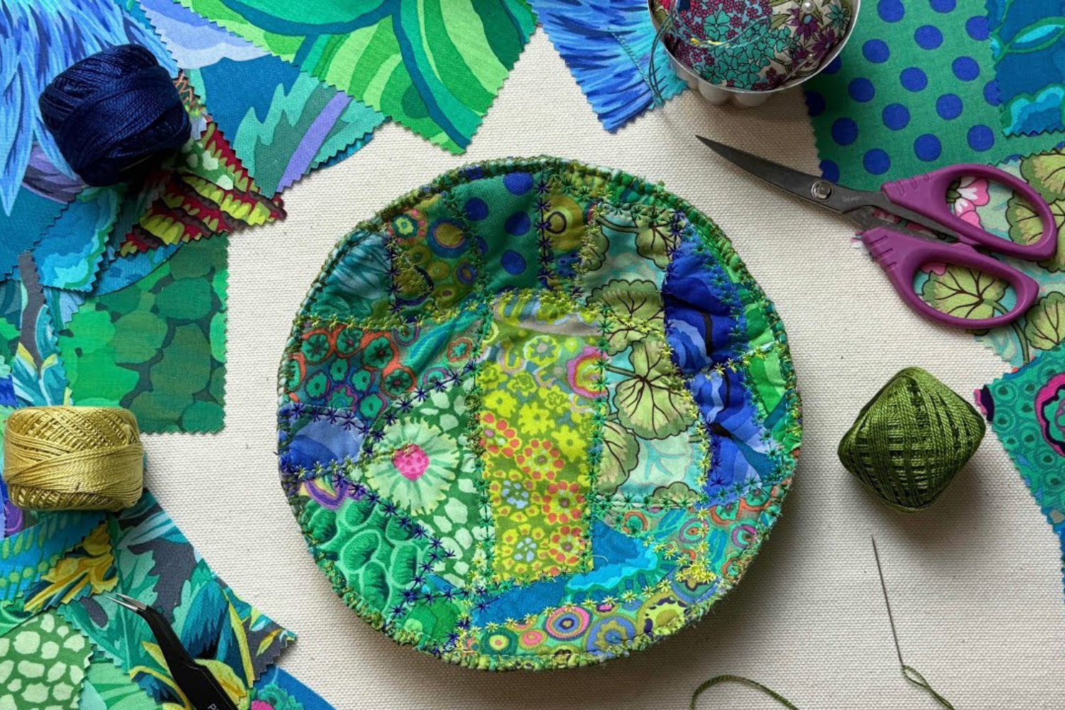 DIY fabric bowl from scraps - free pattern & tutorial - Crafts on display