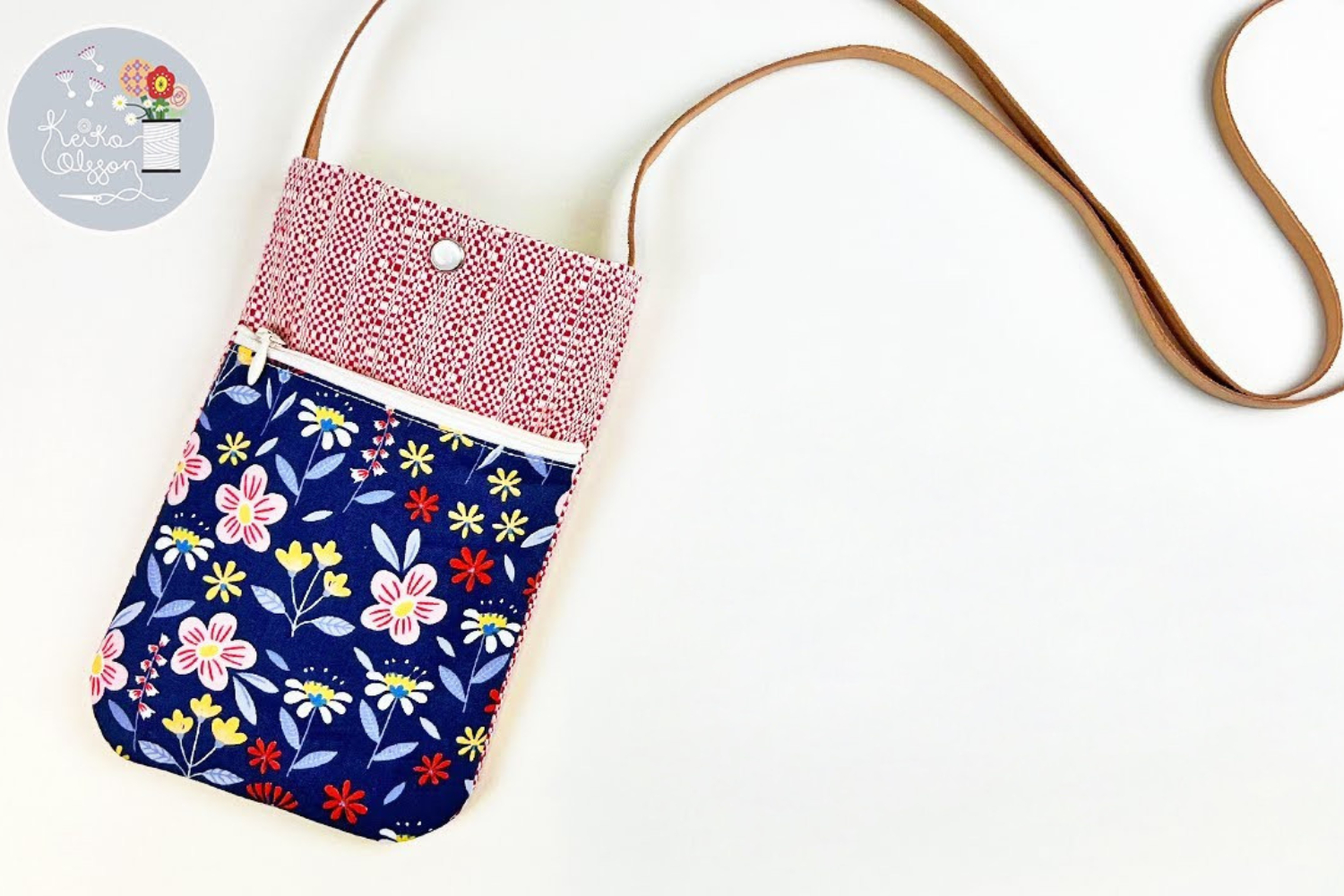 Easy phone pouch with zipper pocket - sewing tutorial - Crafts on display