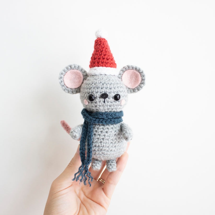 Christmas mouse amigurumi pattern - Crafts on display