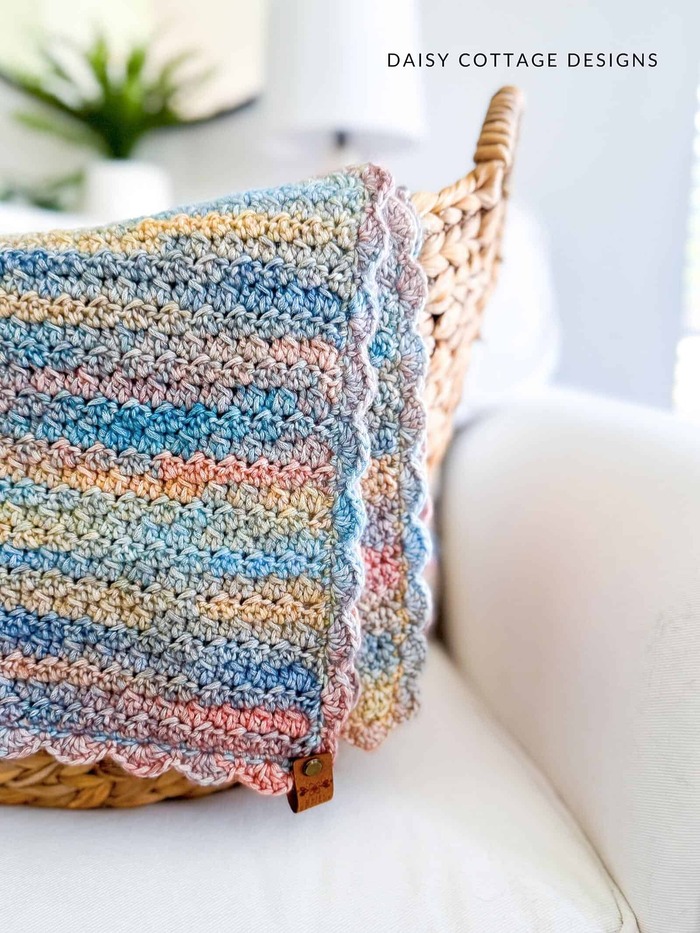 Snuggly crochet baby blanket pattern - Crafts on display