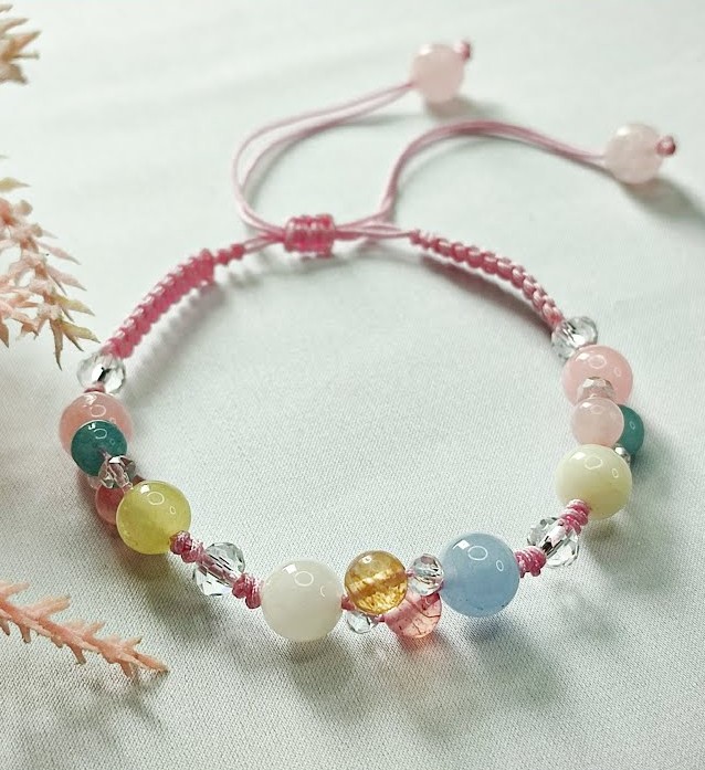 Jewelry Making Ideas And Tutorials For All Skill Levels - Crafts on display