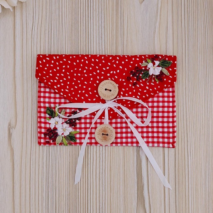 Free Sewing Patterns, Projects And Tutorials - Crafts on display