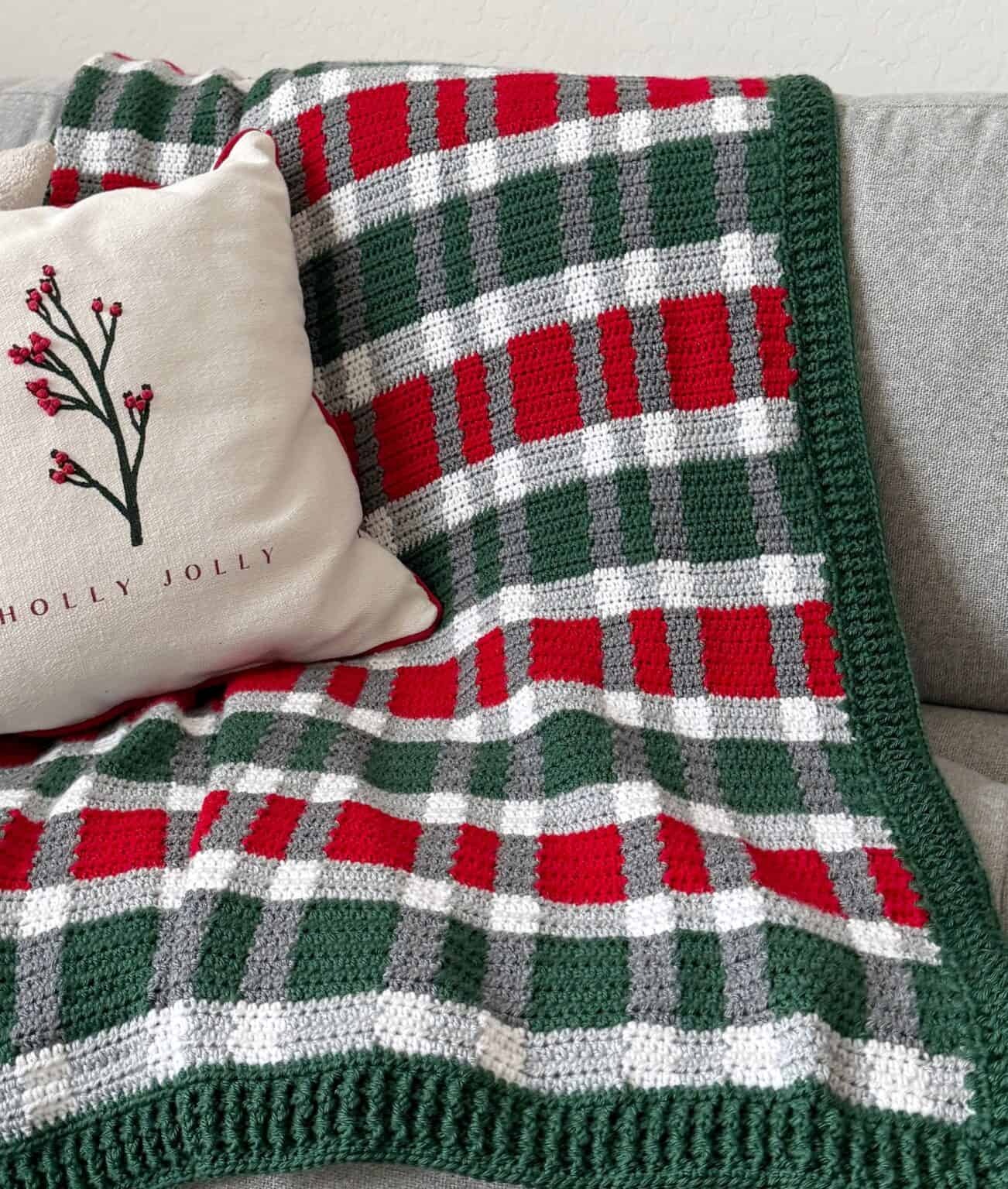 Crochet Christmas plaid throw pattern - Crafts on display