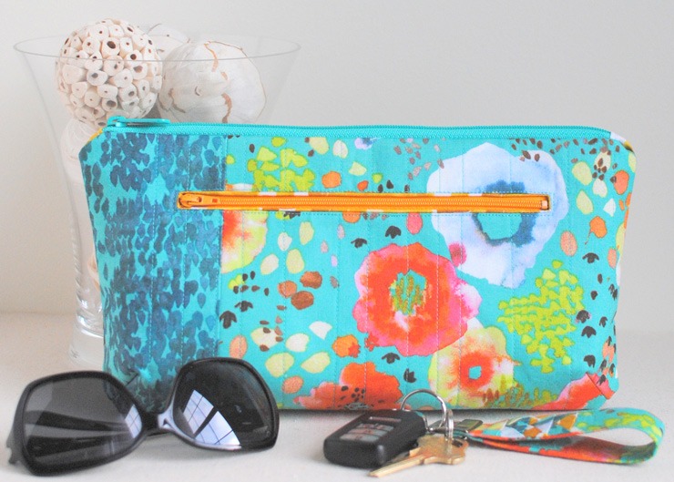Free clutch sewing pattern with front zipper - Crafts on display