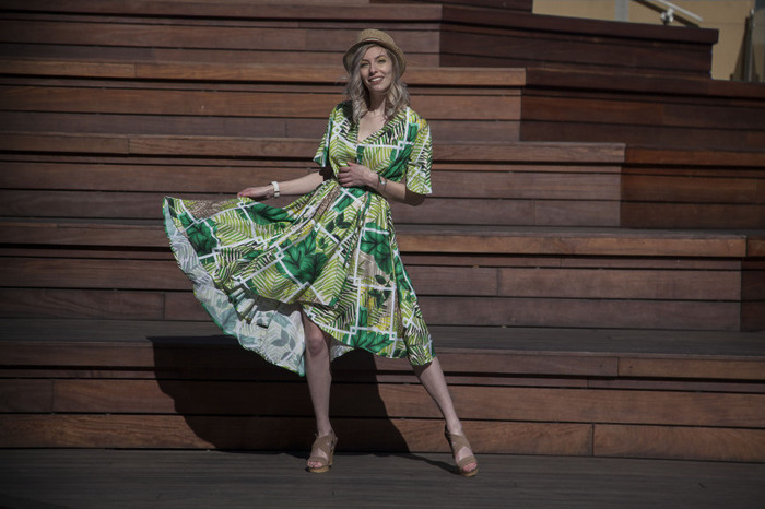 15 free wrap dress sewing patterns for beginners - Crafts on display